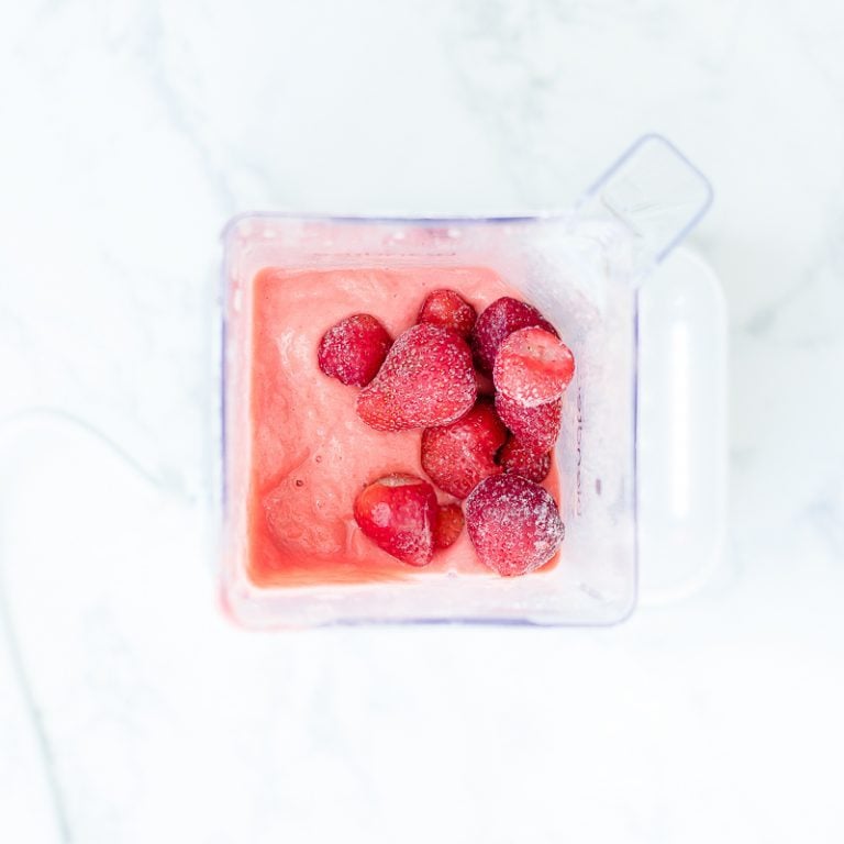Strawberry Grapefruit Smoothie - Oh So Delicioso